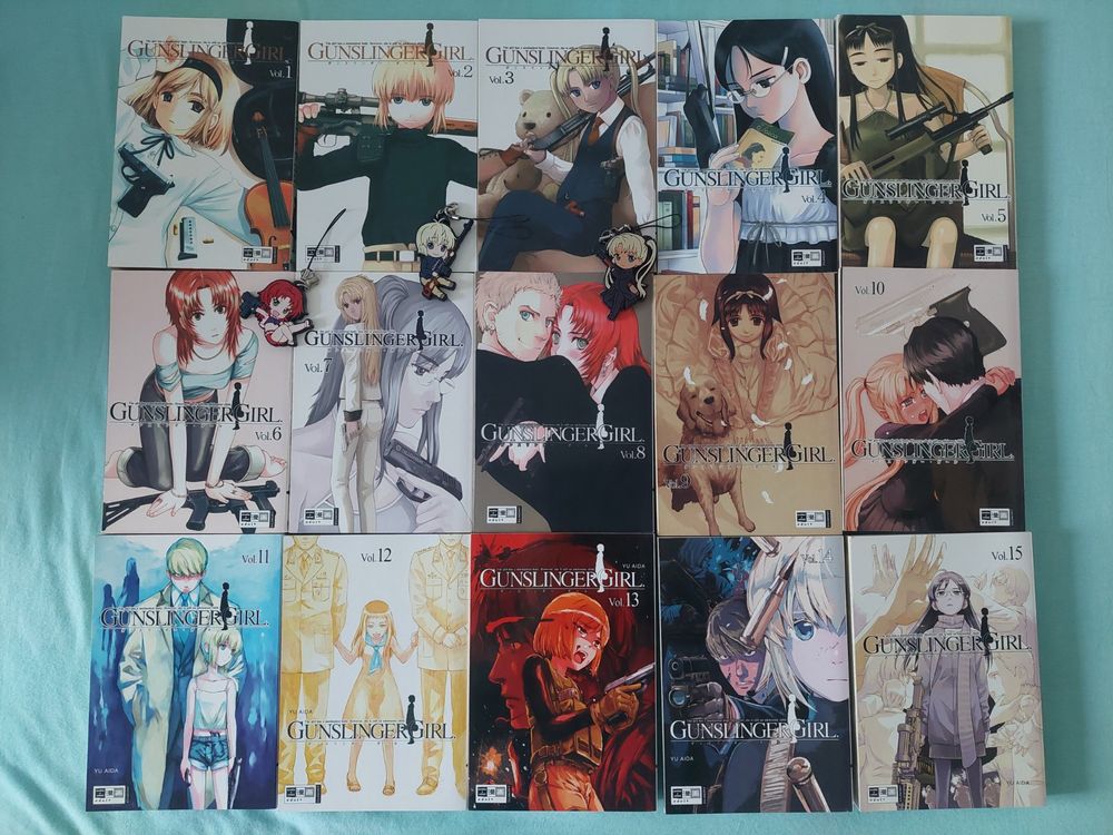 Gunslinger Girl Manga Band 1-15, komplet inkl 3 Anhänger Rar (Gebraucht ...