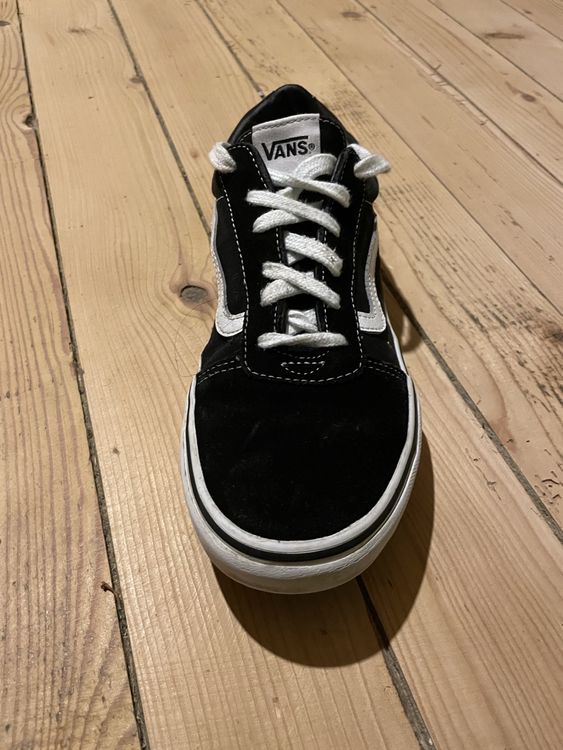 Schwarze Vans Ward Gr. 38.5 (Gebraucht) in Basel für CHF 10 – mit ...