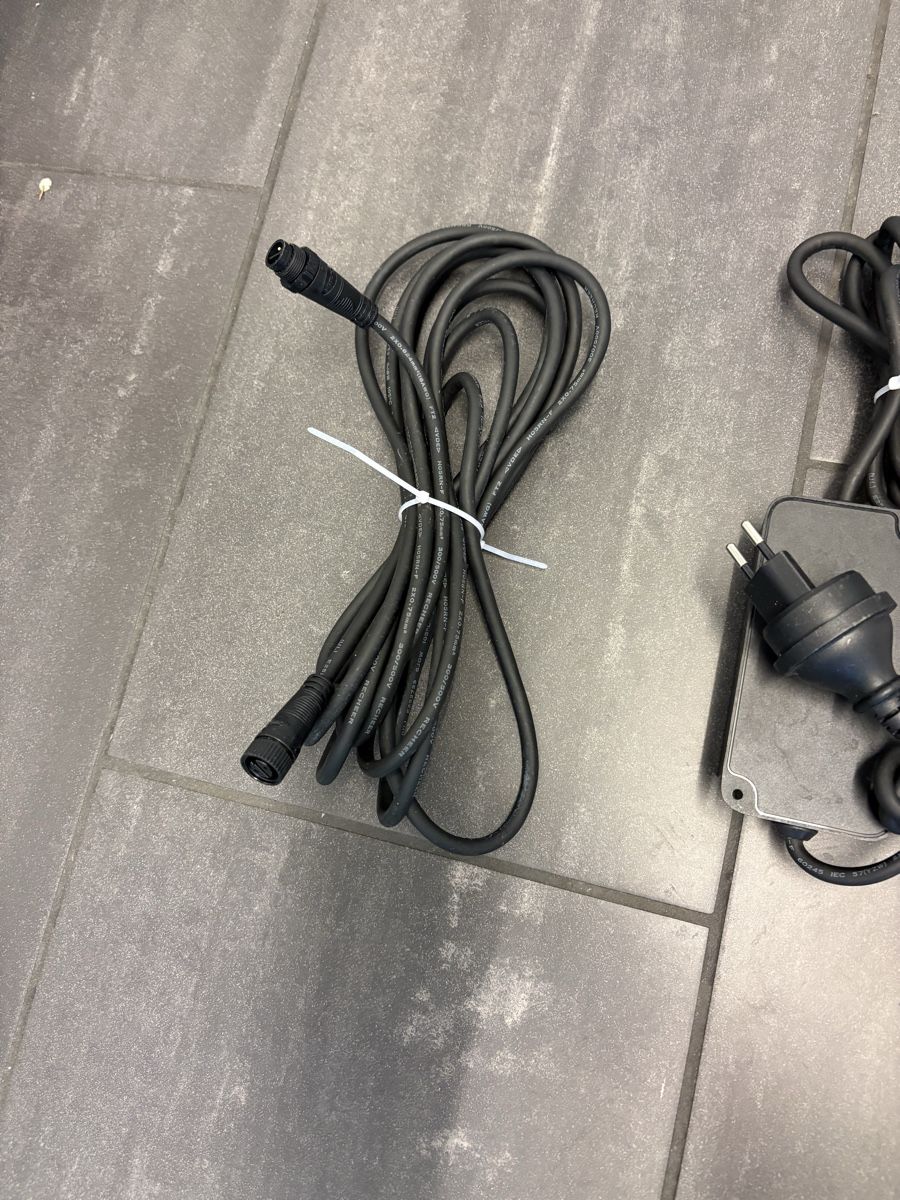 Philips hue Outdoor Lightstrip 5 Meter (Gebraucht) in Birmensdorf ZH ...
