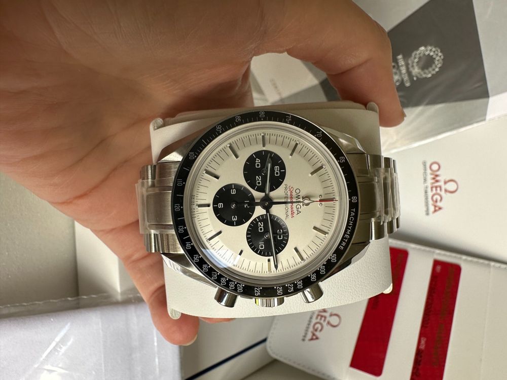 Omega Speedmaster 2020 Tokyo Panda NOS (Neu und originalverpackt) in ...