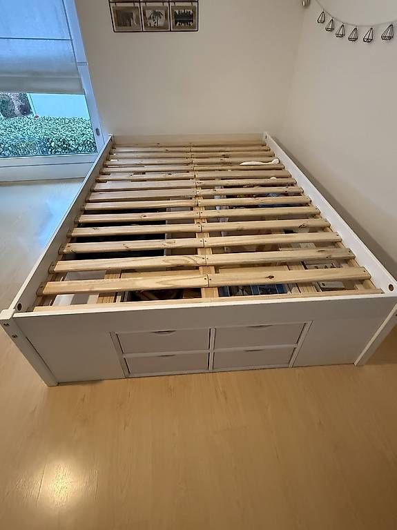 Lit en bois avec rangements + sommier + matelas 140x200 (D'occasion) à ...