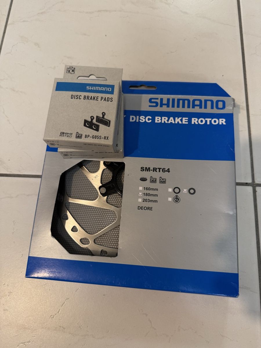 Shimano Deore Bremsscheibe SM-RT64 180mm & Bremsbeläge, Neu! (Neu und ...
