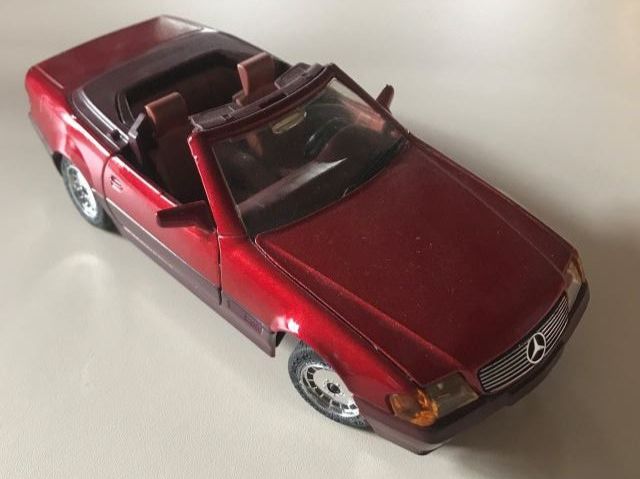 Mercedes 500 SL Cabrio bordeuxrot 1/24 von majorette (Neu (gemäss ...
