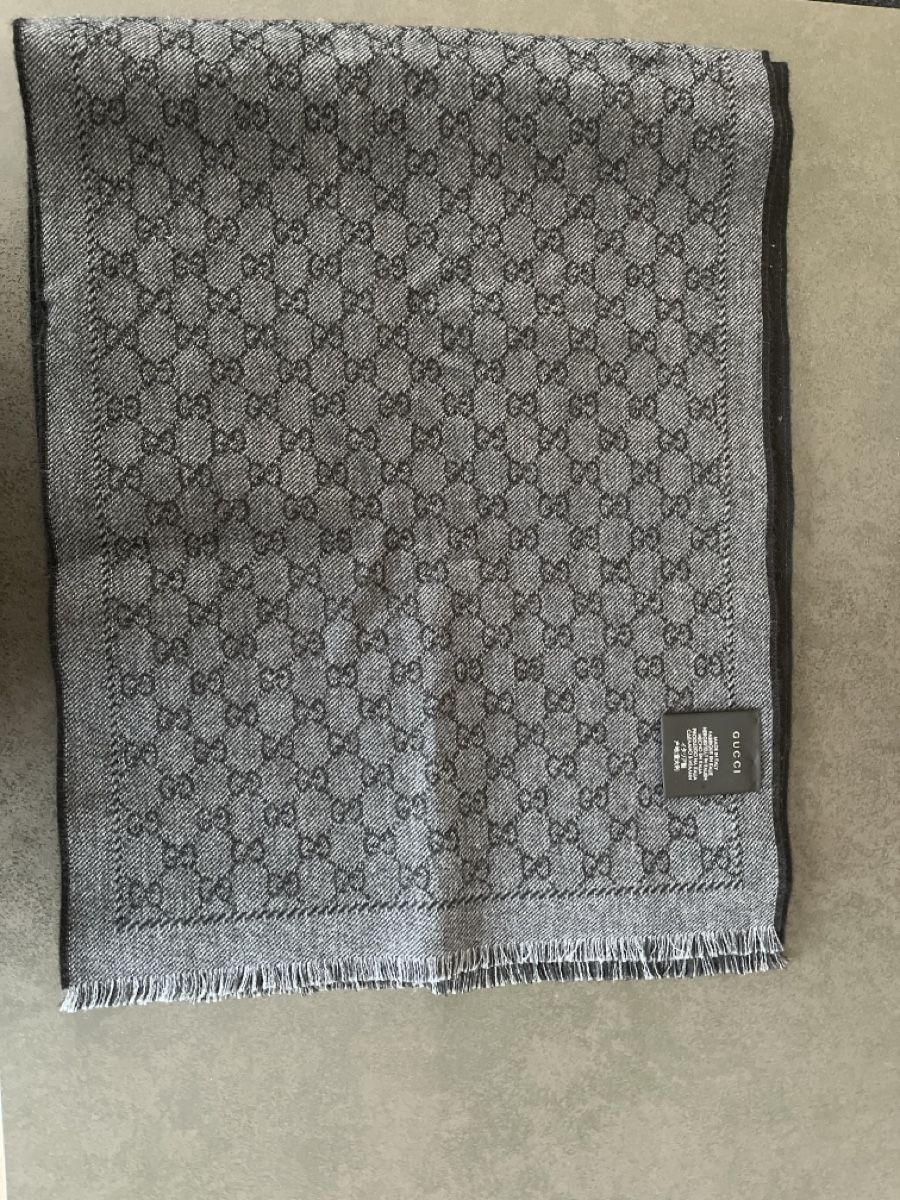 Écharpe Gucci (D'occasion) à Monthey pour CHF 380 – avec livraison ...