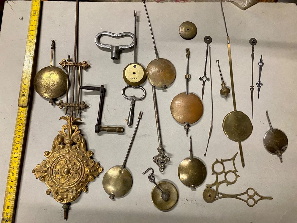 Lot de pièces et accessoires de pendule ancienne (Gebraucht) in Genève ...
