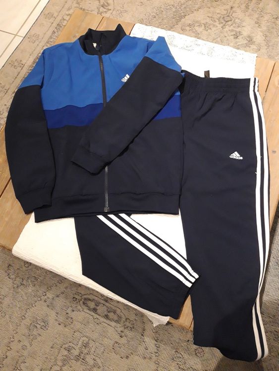 Adidas Trainer 2-teilig Gr. 140 (Gebraucht) in Signau für CHF 24 – mit ...