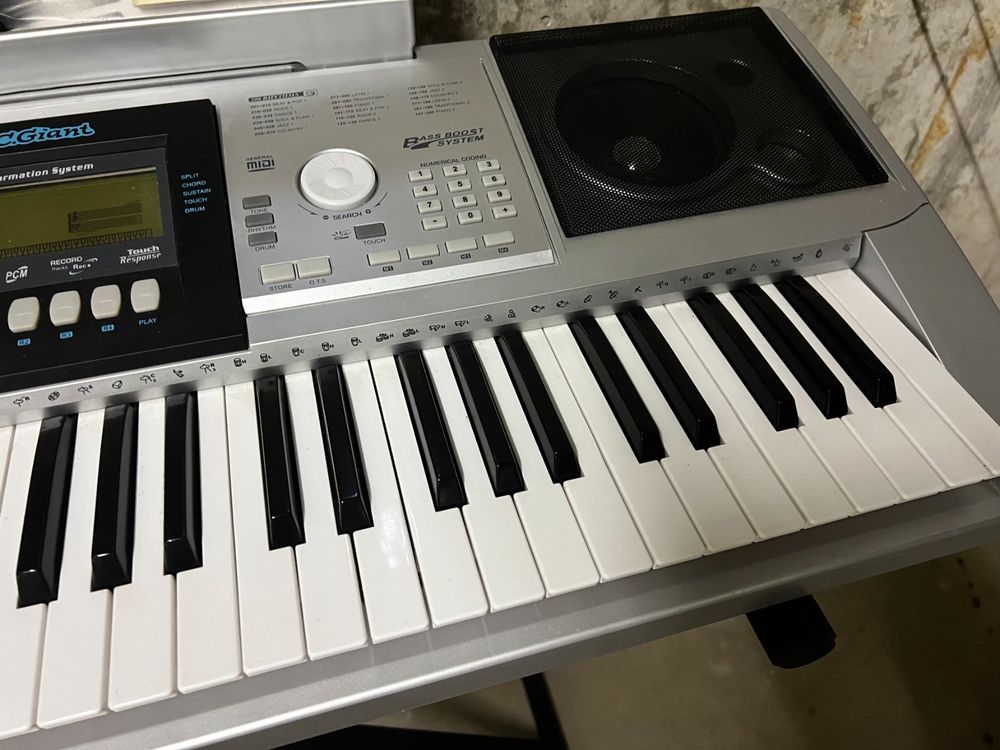 Elektrisches Keyboard C.Giant LP-6210C mit Untergestell (Gebraucht) in ...