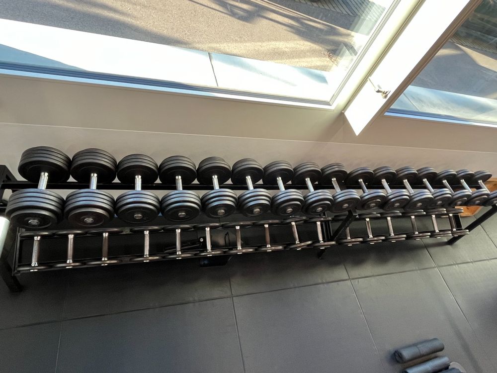 Kurzhanteln von 6.5 bis 41.5 kg inkl. Kurzhantelständer (Gebraucht) in ...