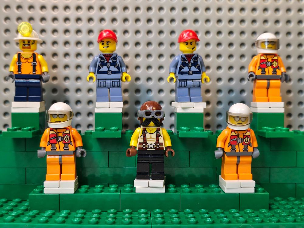 7 Lego-Figuren Serie City, Küstenwache, Bergmann, Pilot... (Usato) a ...