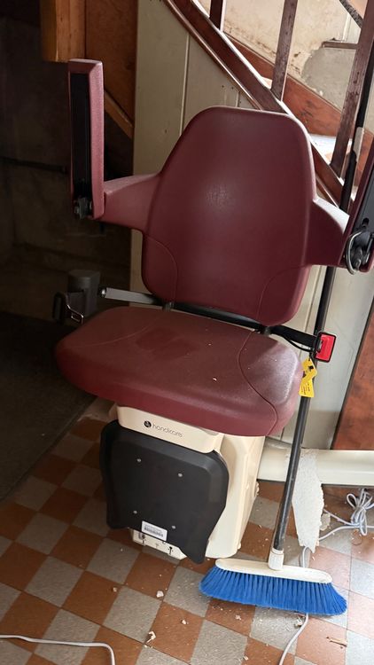 Handicare Treppenlift zu verkaufen, Occasion Top Zustand! (Gebraucht ...