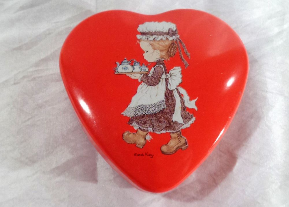 Sarah Kay Blechdose Herz-Form 70er Jahre ab Fr. 1.- | Kaufen auf Ricardo