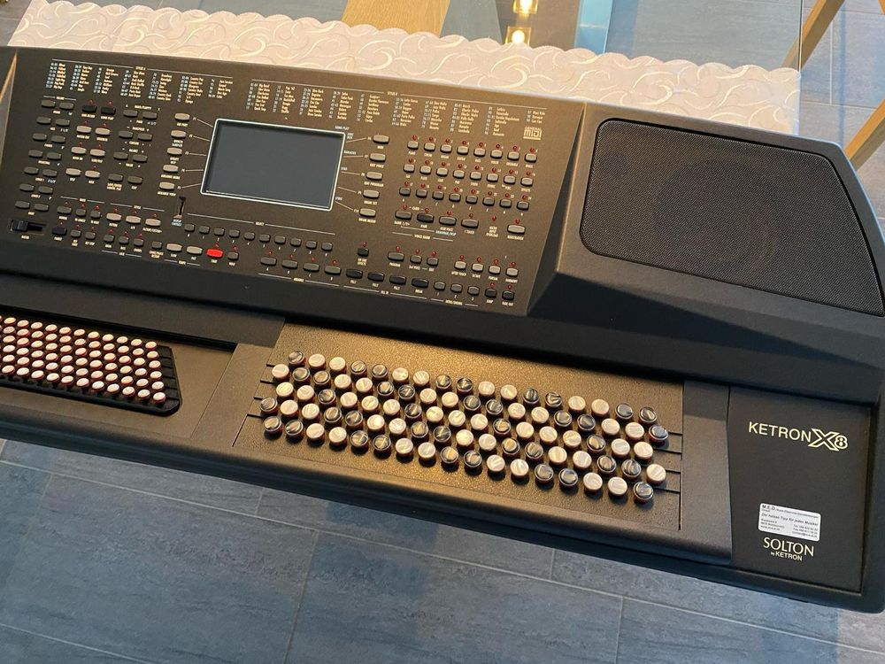 Ketron X8 Keyboard (Gebraucht) in Müswangen für CHF 1090 – nur Abholung auf Ricardo kaufen