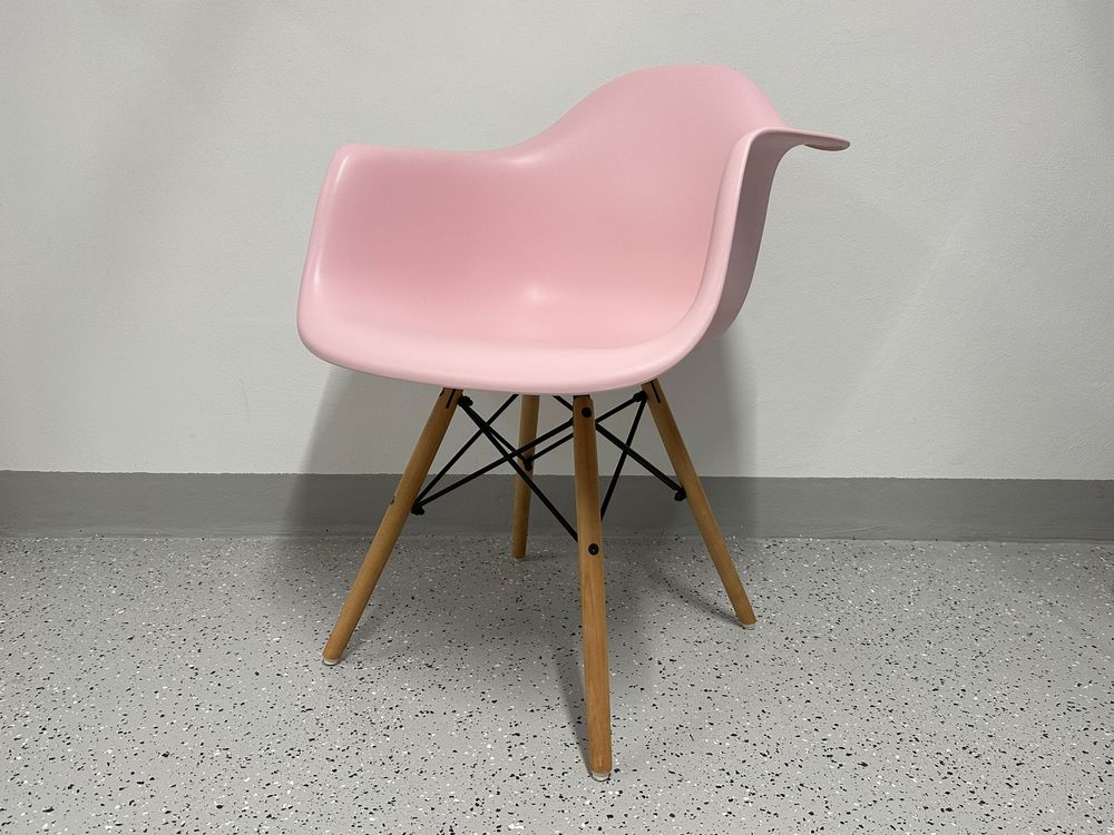 Eames Armchair Replica