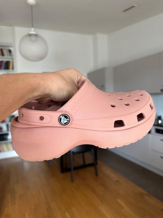 Crocs classic plateau W6 pale rosa (Gebraucht) in Zürich für CHF 15 ...