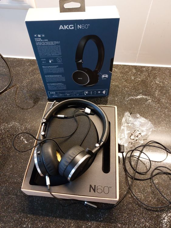 AKG N60NC, Ohrpolster defekt (Defekt) in Lausanne für CHF 10 – mit Lieferung auf Ricardo kaufen