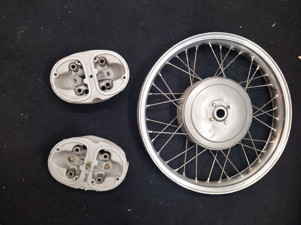 BMW Oldtimer Motorrad Teile für Schwingen Modelle R26, R50 (Defekt) in ...