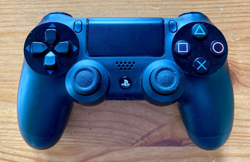 Dual Shock Controller - PS4 (Defekt) in Zürich für CHF 16 – mit ...