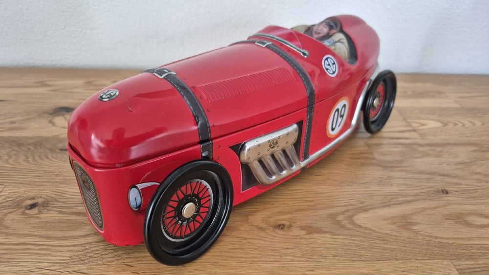 Blech-Keksdose im Rennauto Design "Silver Crane Designs" (Gebraucht) in ...