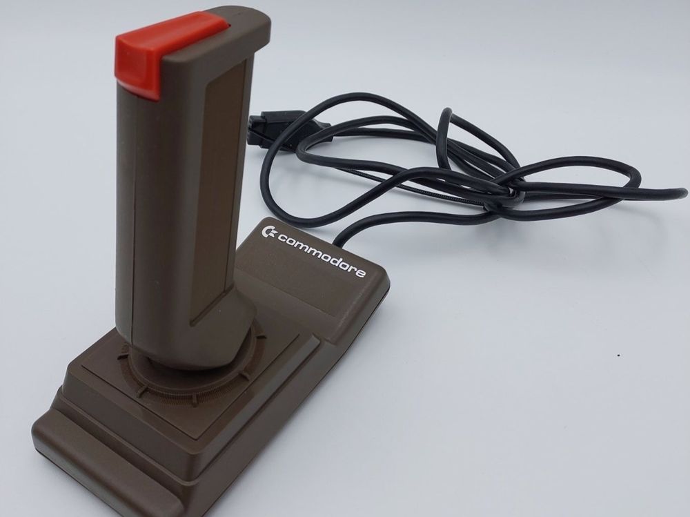 Commodore Joystick (Gebraucht) in Wil SG für CHF 22 – mit Lieferung auf ...