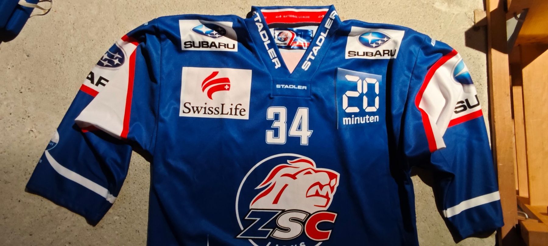 ZSC Lions Jersey, mit Original Unterschrift Auston Matthews (Gebraucht ...
