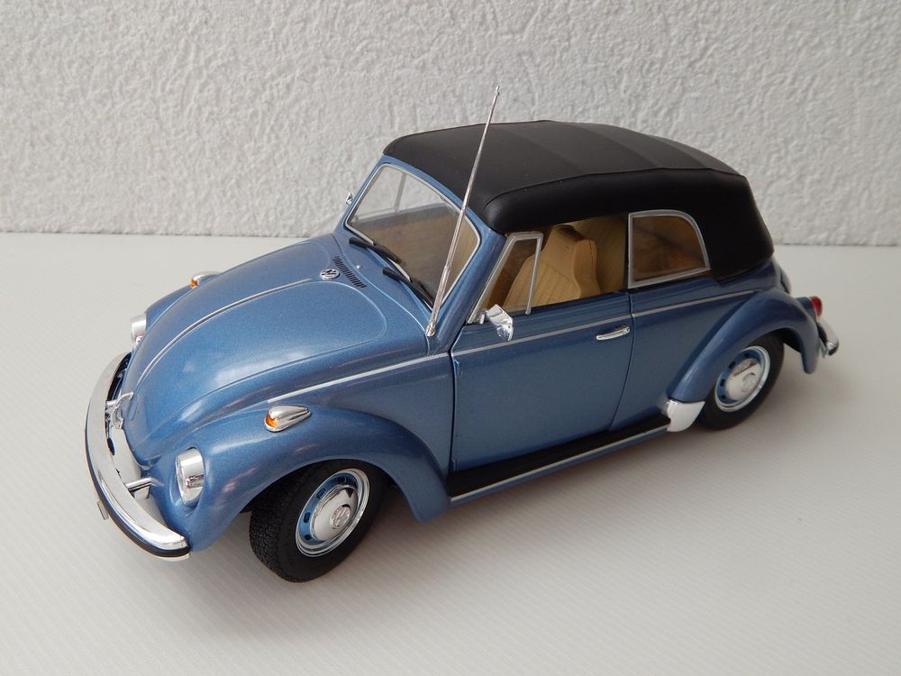 VW Käfer 1302 LS Cabriolet, Revell Metall-Sammlermodell 1:18 (Neu und ...