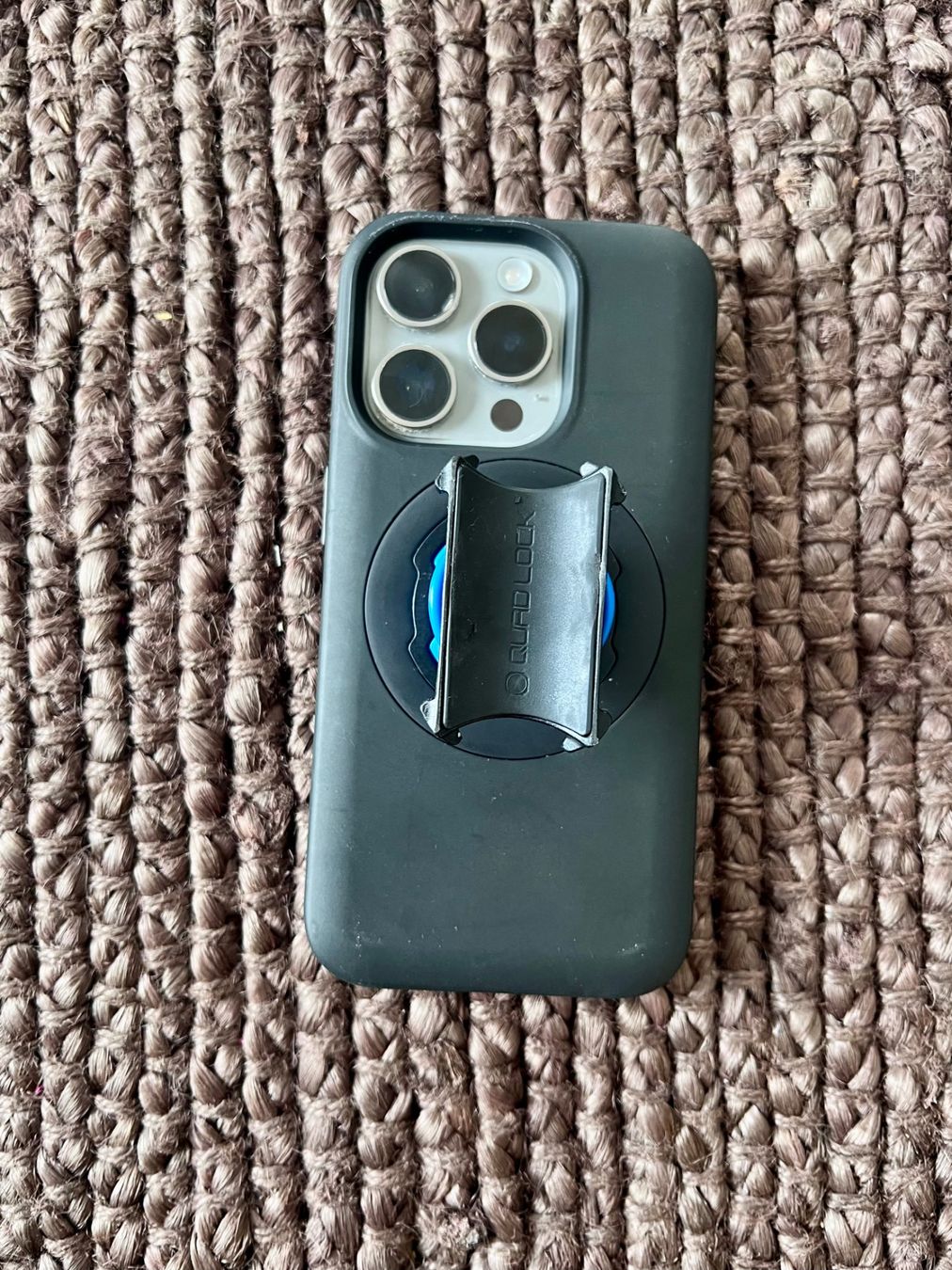 Quad Lock Bike Mount + MagSafe Case – iPhone 15 Pro – New (Neu (gemäss ...