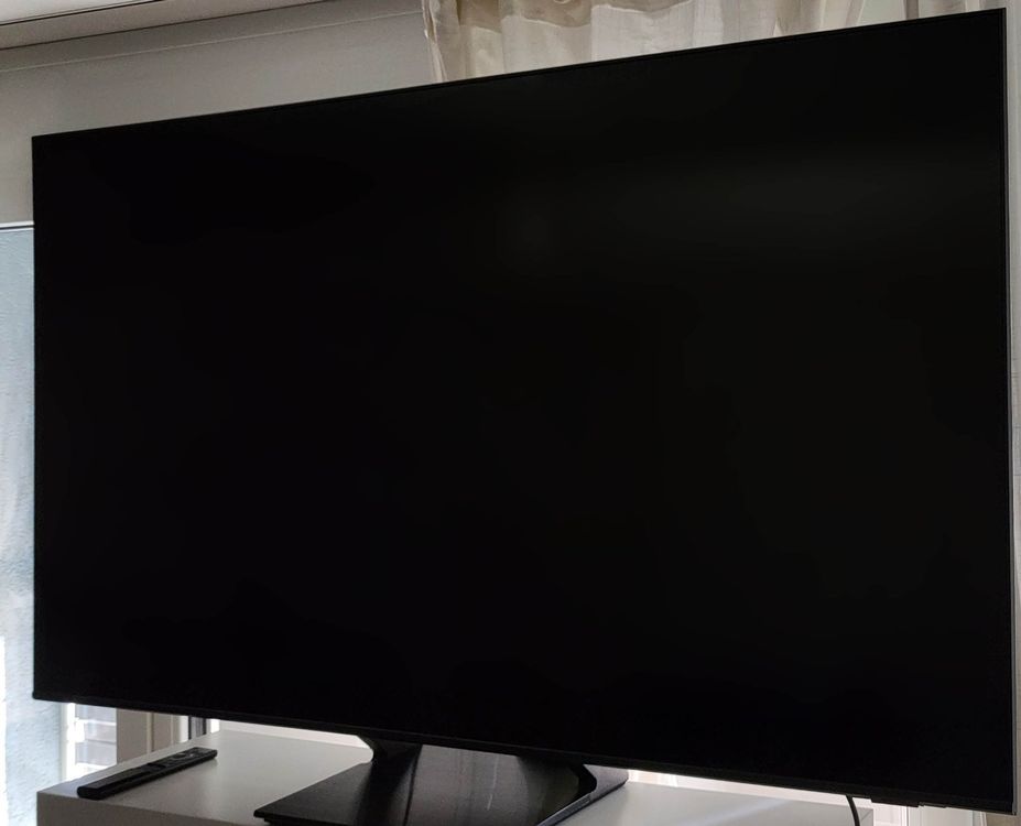 SAMSUNG 55" Smart TV (QE55Q70, QLED 4K) + Wall Mount | Kaufen auf Ricardo