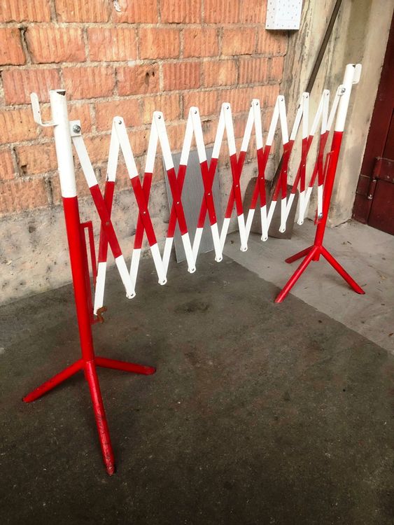 Absperrgitter bis ca. 450cm! Aus Eisen gefertigt (Gebraucht) in ...