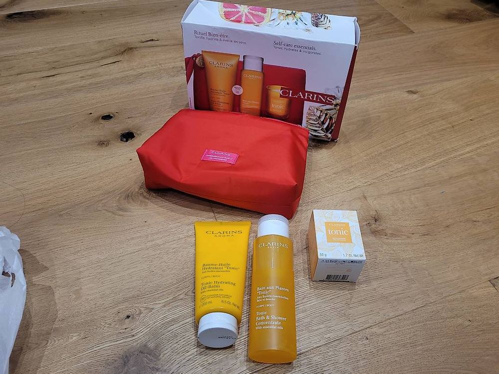 Clarins Self-care essentials Körperpflegeset | Kaufen auf Ricardo
