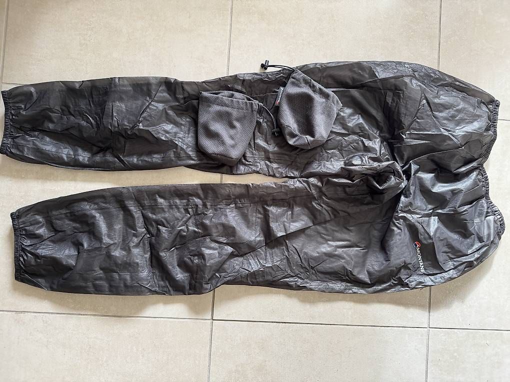Veste et pantalon imperméable pour le trail (Gebraucht) in St-Saphorin ...