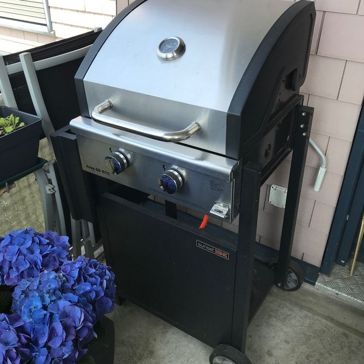 Gasgrill JAVA 2B RTC - 3 Jährig - ein Jahr in Betrieb (Gebraucht) in ...