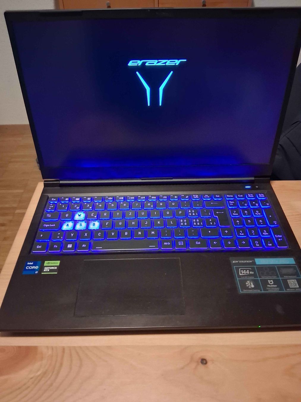 RTX 4070 / 144hz Gaming portable PC /gamer laptop (Gebraucht) in ...