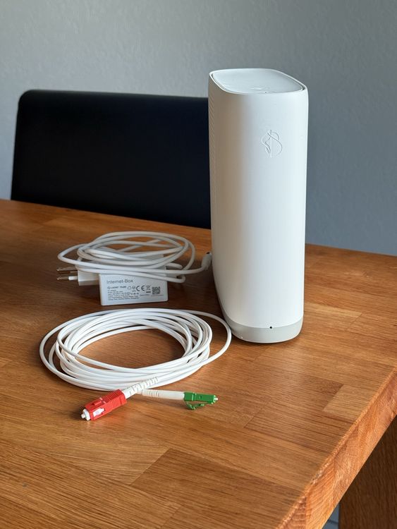 Swisscom Internet Box 5pro + Glasfaserkabel & Netzstecker (Neu (gemäss ...