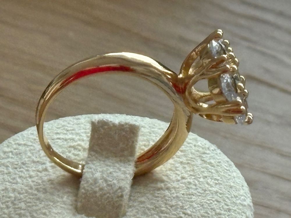 💛Luxus Gr: 18/8 Ring Zirkonia Farbe Gold (Gebraucht) in Biel-Bienne für ...