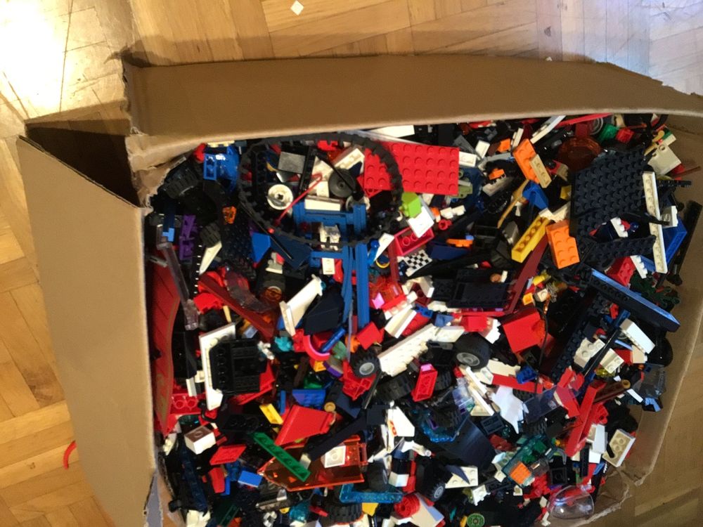 Lego viele Teile mehr als 10 kg (Gebraucht) in Zürich für CHF 115 – nur ...