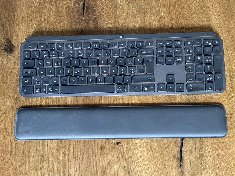 Logitech MX Keys Plus (Gebraucht) in Mannens für CHF 55 – mit Lieferung ...