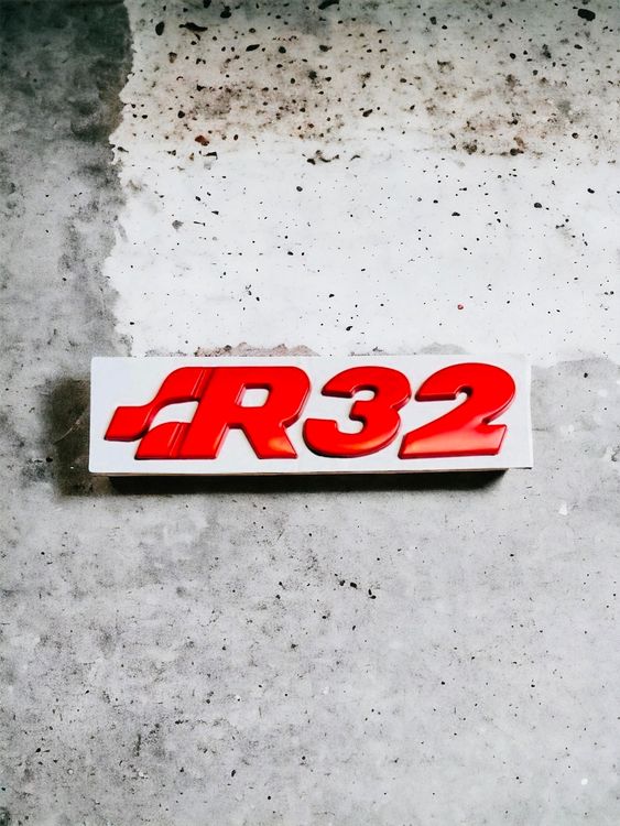 VW R32 Emblem Schriftzug Logo aus Metall NEU in Rotmatt | Kaufen auf ...