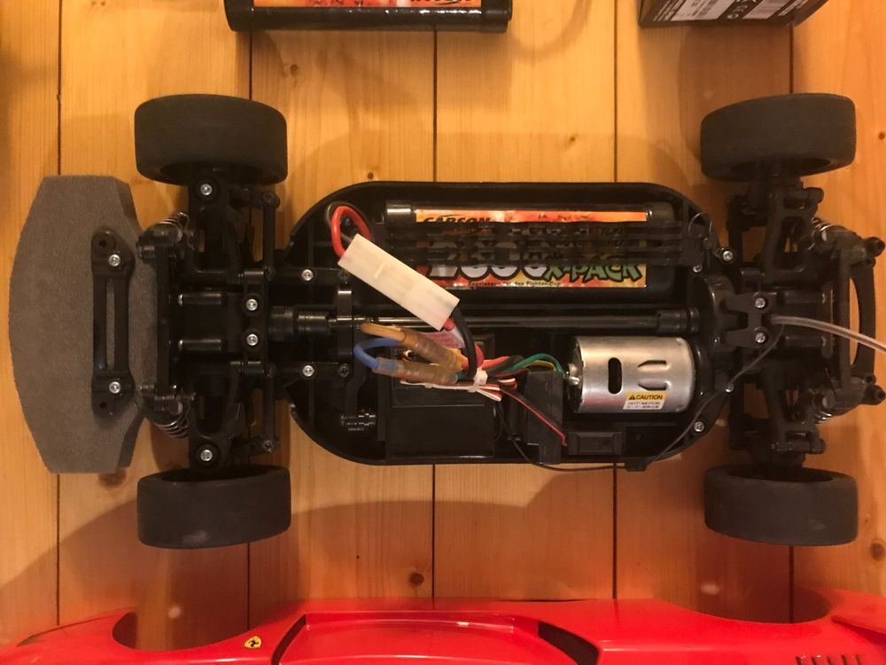 RC Auto Tamiya Porsche Carrera GT/Ferrari (Gebraucht) in Ennenda für CHF 120 – mit Lieferung auf ...