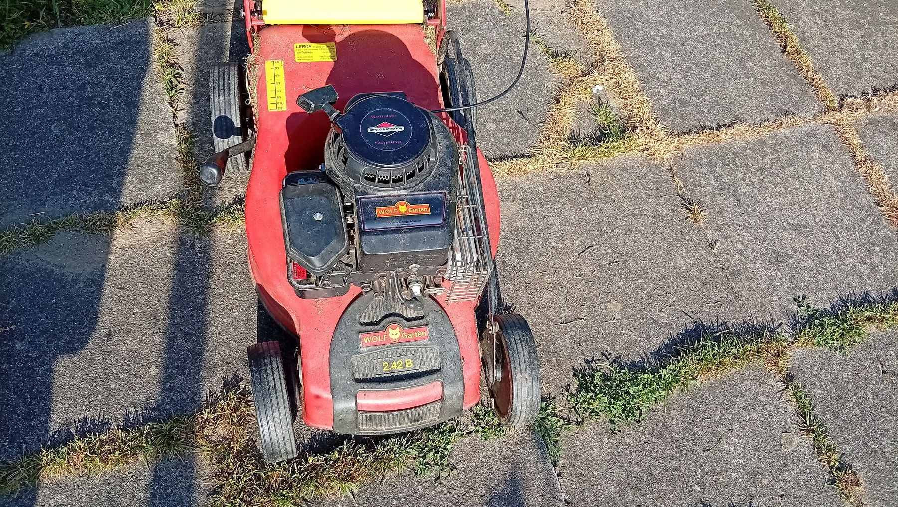 WOLF-Garten Benzinrasenmäher 2.42B Briggs & Stratton Motor. (Defekt) in ...
