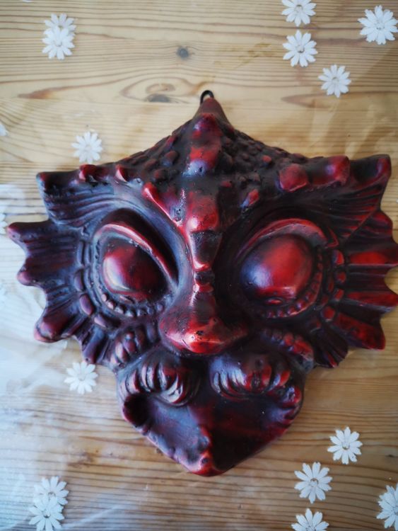 Masque rouge en terre cuite fait main décoratif mural (Gebraucht) in ...