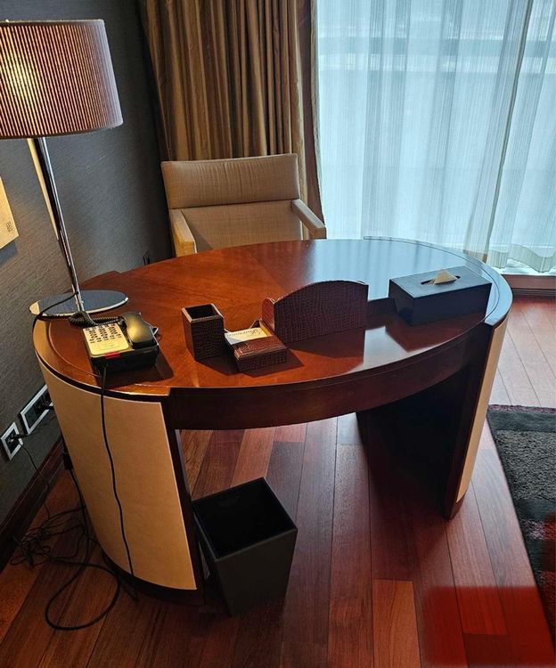 PHILIPP SELVA - VICTOR DESK | Kaufen auf Ricardo