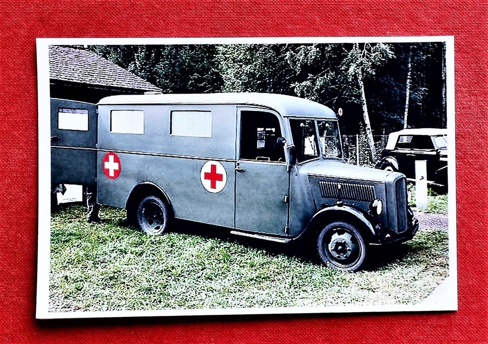 Sanitätsfahrzeug - Ambulanz - Militär | Kaufen auf Ricardo