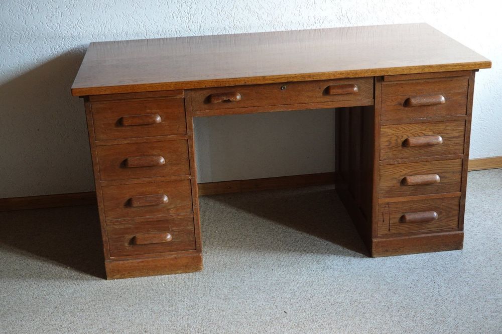 Pult aus Massivholz Eiche | Kaufen auf Ricardo