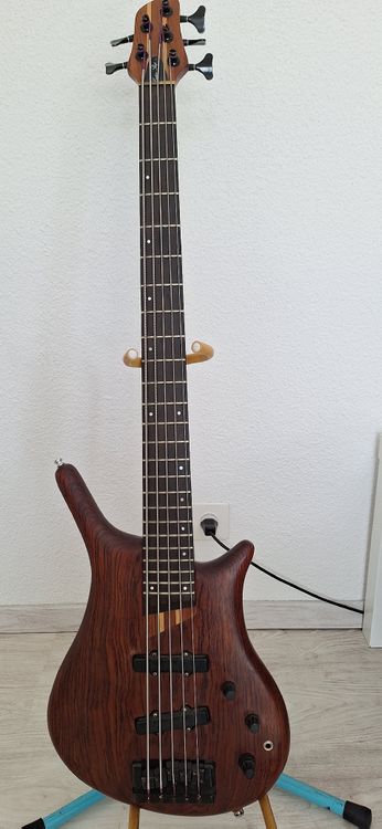 Schöner Vester 5 Saiten mit Bartolini Pickups | Kaufen auf Ricardo