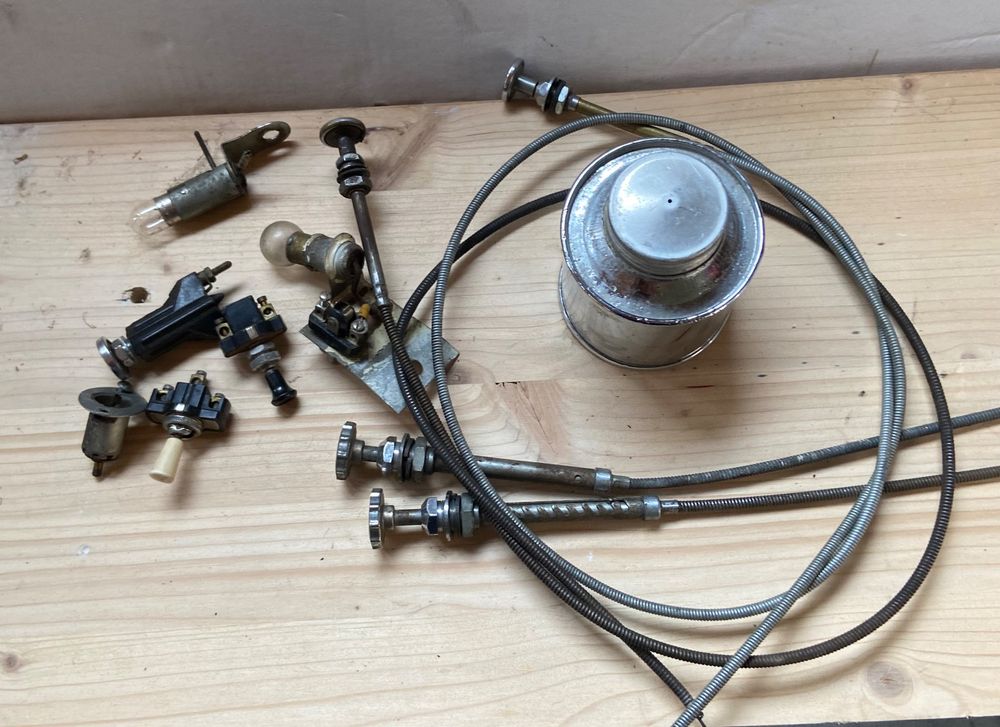 Citroen Oldtimer Ersatzteile (Gebraucht) in Wolfwil für CHF 47 – mit Lieferung auf Ricardo kaufen