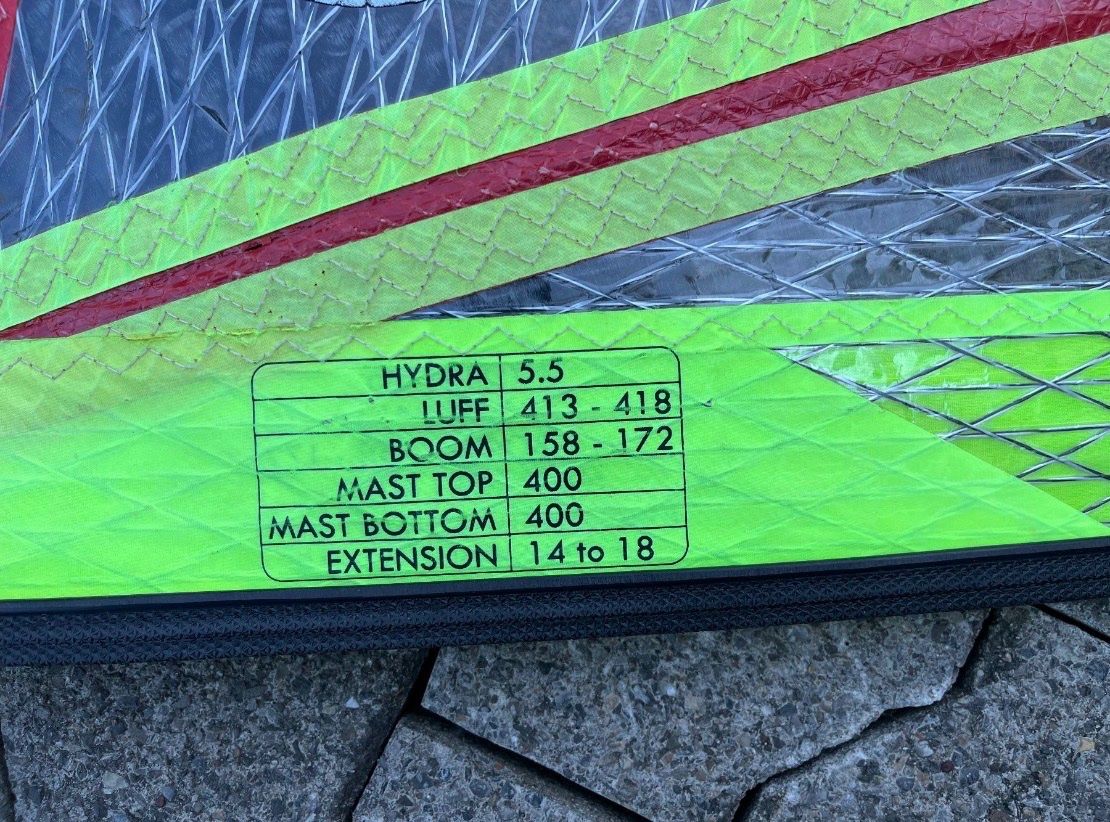 Ezzy Foilsegel Hydra pro 5,5. Leicht und robust (Gebraucht) in Sempach ...