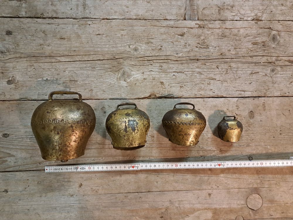 Alte Schaf Glocken 4stk zusammen (Gebraucht) in Matten(St.Stephan) für CHF 30 – mit Lieferung ...