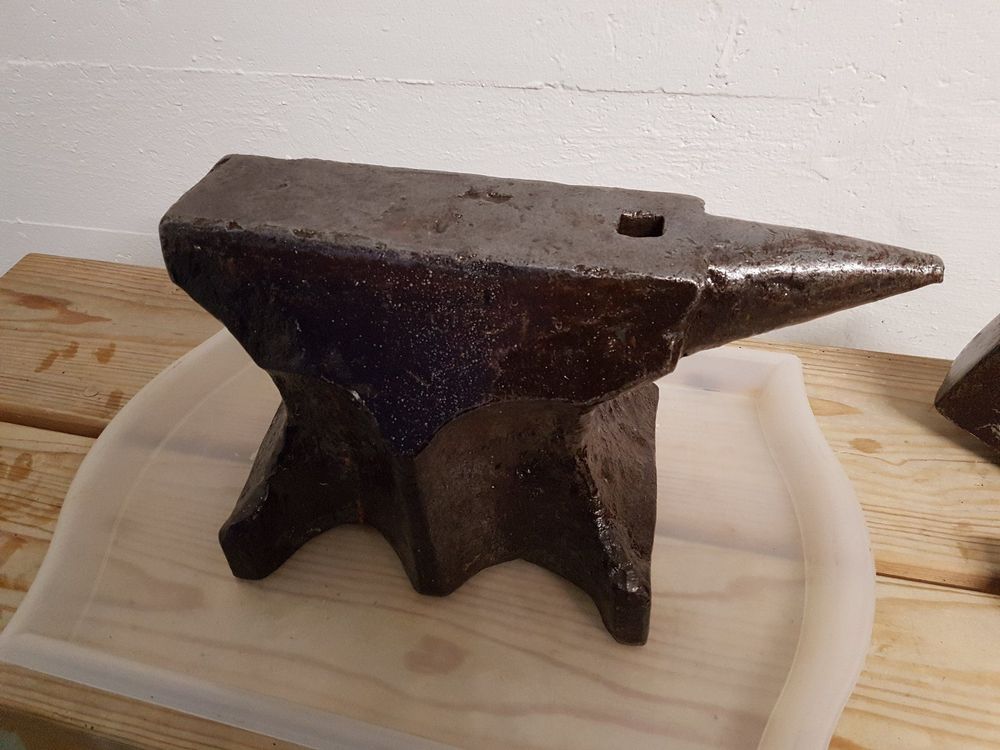 Schöner alter Amboss inkl. Aufsatz (Gebraucht) in Burgdorf für CHF 289 ...