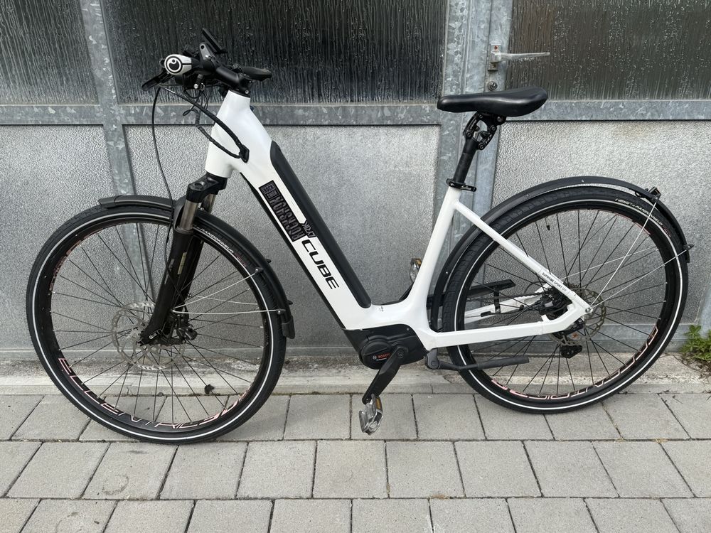 Cube Damen E-Bike mit Bosch Performance Line Motor (Gebraucht) in ...