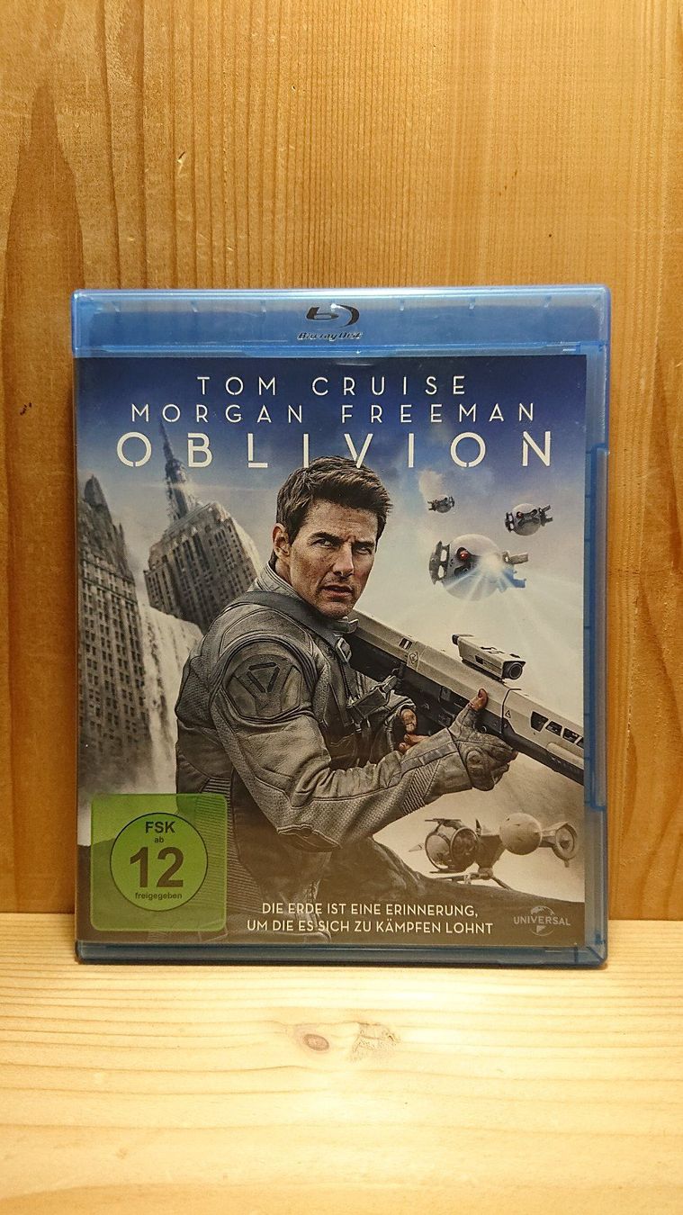 OBLIVION Blu-Ray mit Tom Cruise (Gebraucht) in Wilderswil für CHF 2.9 – mit Lieferung auf ...